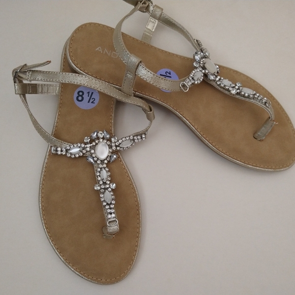 Andiamo | Shoes | Andiamo Rhinestone Thong Sandal 85 New | Poshmark